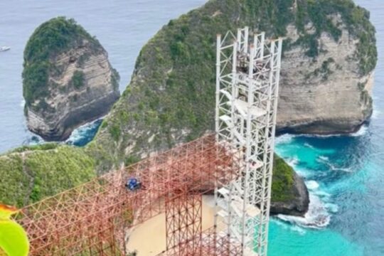 Supporting Controversial Kelingking Beach Glass Elevator, Senator ...